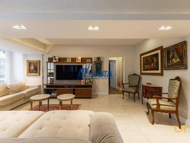 Apartamento na Percy Withers Água Verde Curitiba PR, aluguel por R$ 5.500