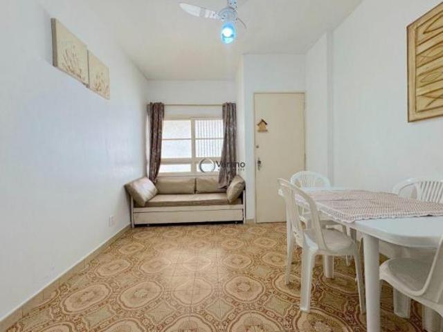 Apartamento na Pitangueiras, 1 quadra da praia