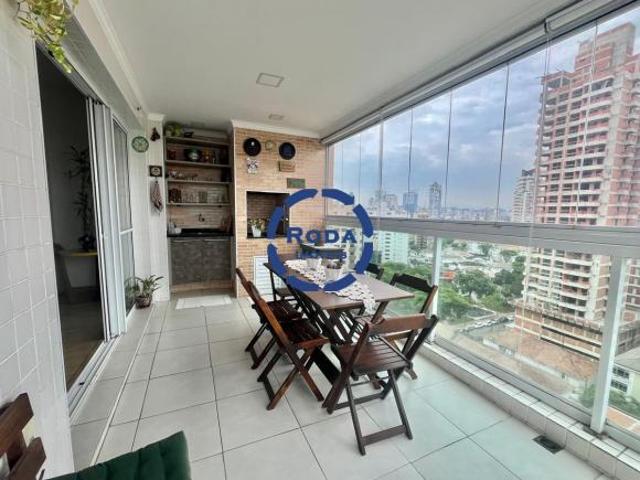 Apartamento na Ponta da Praia com 3 dormitórios, varanda gourmet e 2 vagas