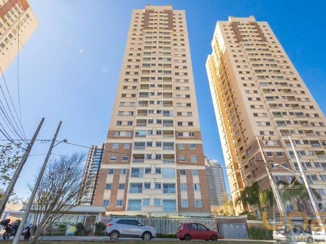 Apartamento na Professor Pedro Viriato Parigot de Souza Campina do Siqueira Curitiba PR, aluguel por R$ 2.500
