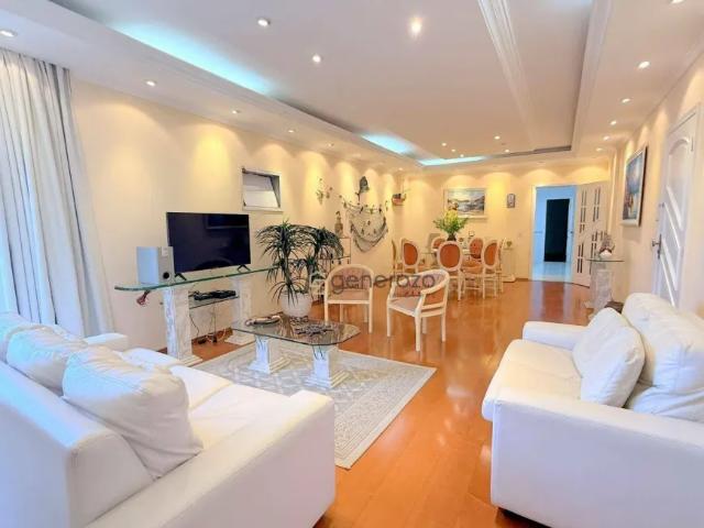 Apartamento na praia das Pitangueiras, 03 dormitórios, 02 vagas, lazer, próximo à praia