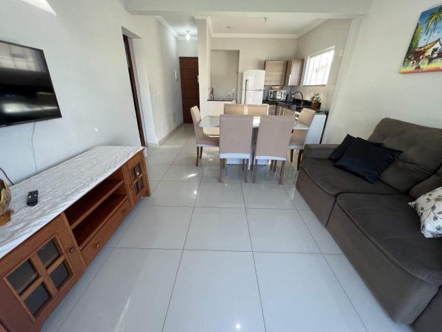 Apartamento na Praia de Mariscal 2 dormitórios Cód. 021