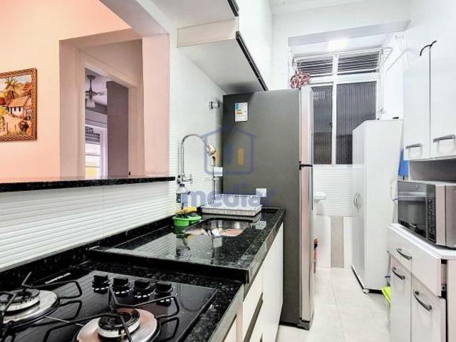 Apartamento na praia do Embaré, 1 dormitório, porteira fechada !