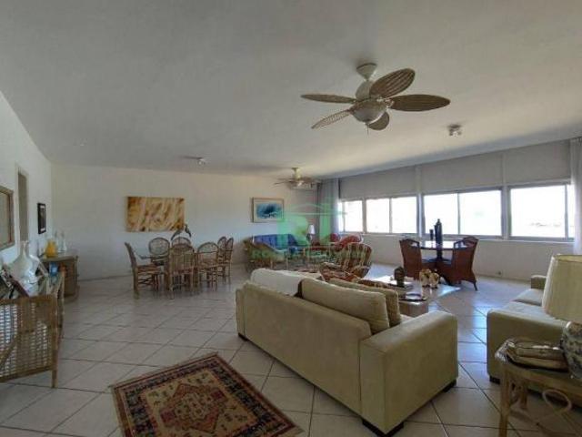 Apartamento na Praia, Frente ao Mar, Vista Panorâmica, 4 Dormitórios sendo 3 Suítes, 2 Vagas de Gara