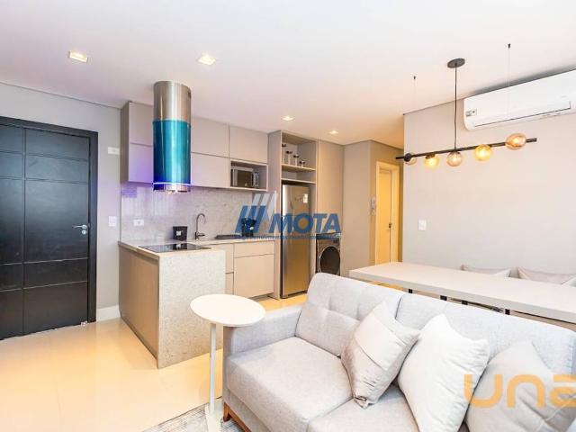 Apartamento na Presidente Carlos Cavalcanti São Francisco Curitiba PR, aluguel por R$ 4.100