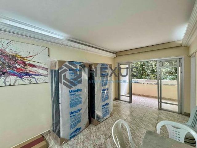 Apartamento na Quadra do mar da Praia das Pitangueiras, 2 Quartos 1 Suíte, 1