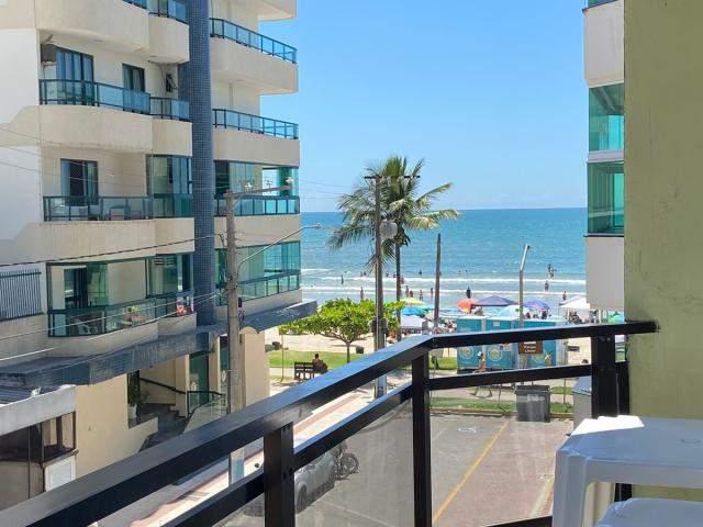 Apartamento na quadra do mar 2 quartos com ar para 7 pessoas Meia Praia