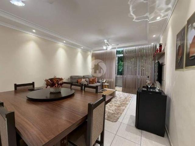 Apartamento na Quadra da Praia com 2 quartos– Ponta da Praia, Santos