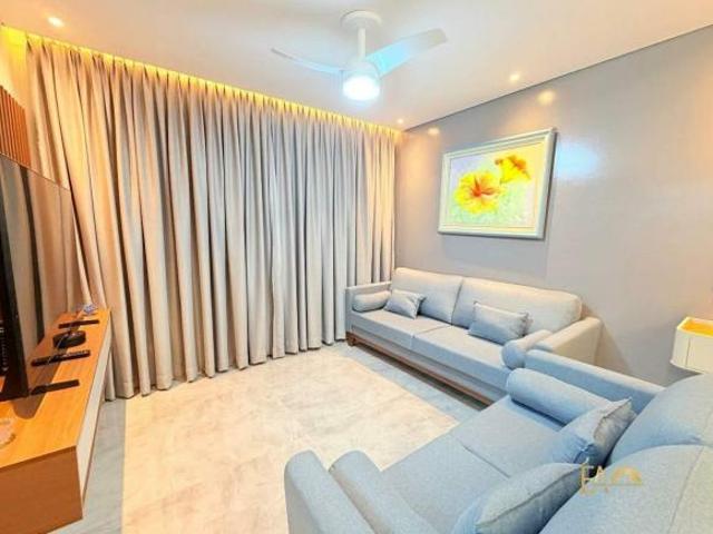 Apartamento na quadra da praia á venda na Aparecida em Santos