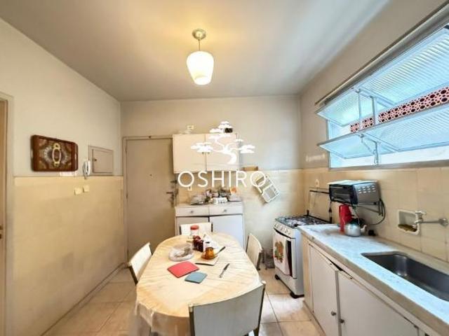 Apartamento na quadra da praia Embaré, Santos