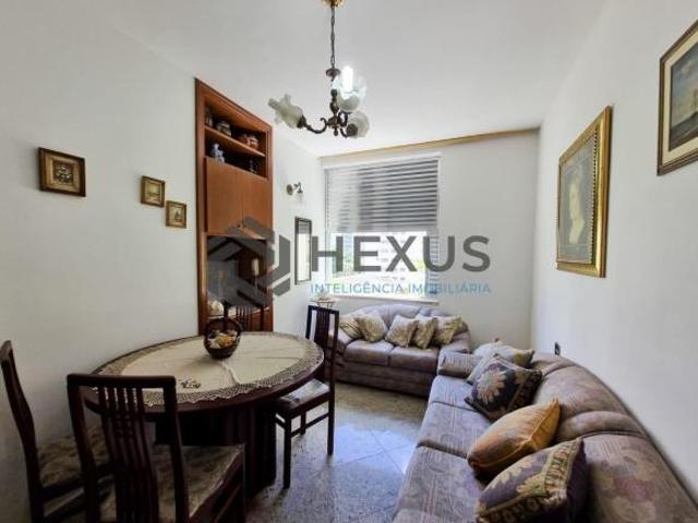 Apartamento na quadra mar da Praia das Pitangueiras, Guaruja