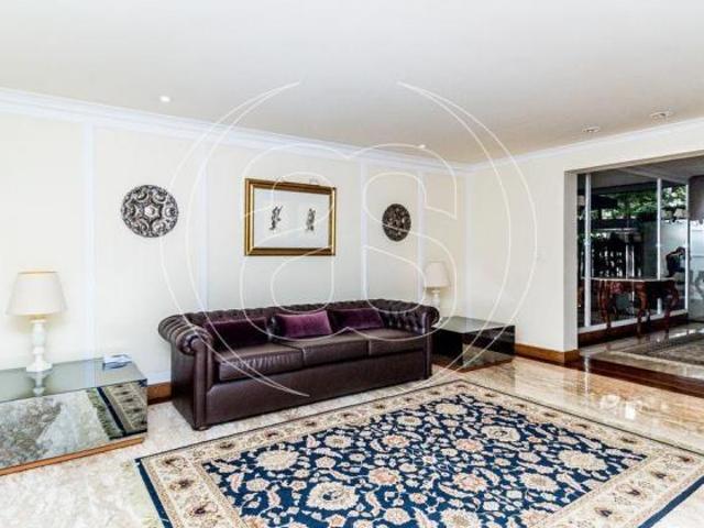 APARTAMENTO NA REGIÃO DE MOEMA