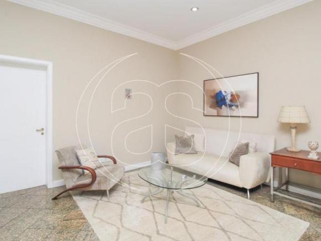 APARTAMENTO NA REGIÃO DE MOEMA