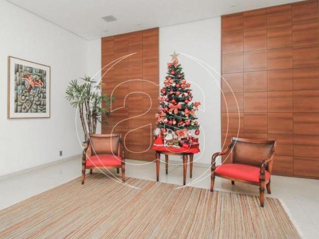 APARTAMENTO NA REGIÃO DE MOEMA
