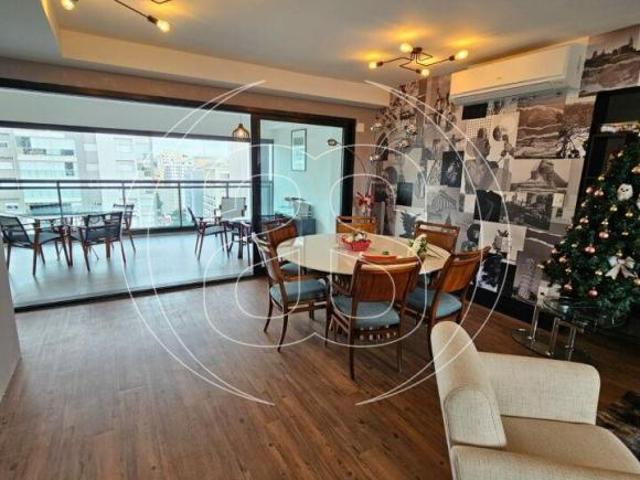 APARTAMENTO NA REGIÃO DE MOEMA