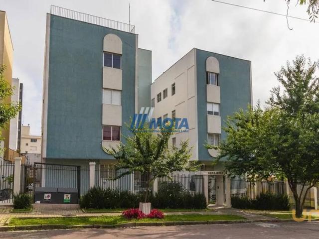 Apartamento na Rio Grande do Sul Água Verde Curitiba PR, aluguel por R$ 2.150