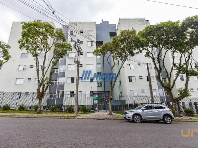 Apartamento na Rio Grande do Sul Água Verde Curitiba PR, aluguel por R$ 2.300