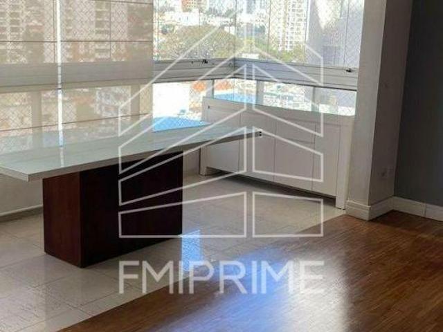 Apartamento na Rua Fabia com 3 domitórios e 2 vagas. Abaixo da avalização