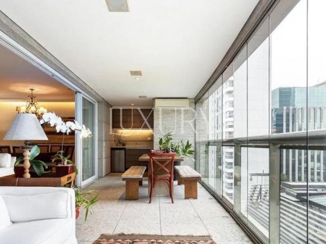 Apartamento na rua Fernandes de Abreu com 262.0 m² e lazer completo à venda no bairro Itaim Bibi