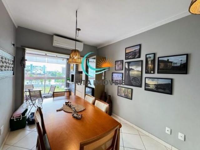 Apartamento no 4º andar mobiliado e com vista com 3 dormitórios, sendo 1 suíte, 50 m da praia de Mai