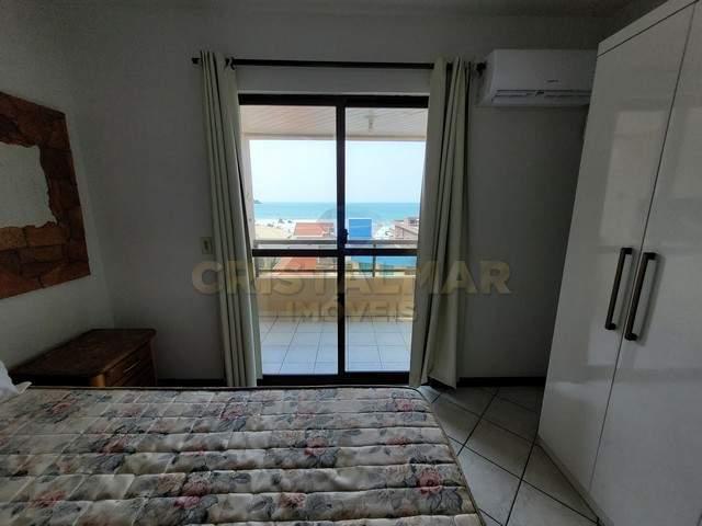 Apartamento no 3º piso, Edifício com elevador, Localizado a 50 metros do mar em Bombas