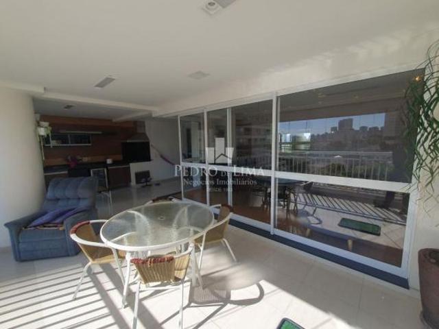Apartamento no Tatuapé, 171m², 4 quartos, sendo 3 suítes e 3 vagas. Condomínio Praça das Águas