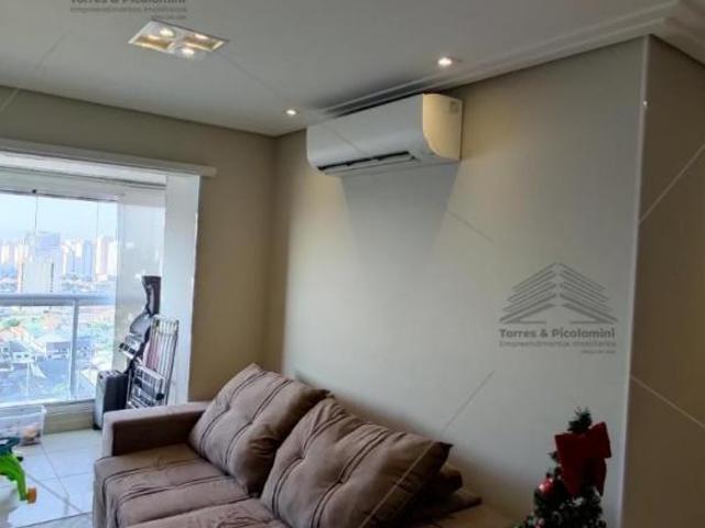 Apartamento no Tatuapé, 2 dormitórios, armários embutidos, 1 suíte, sala, sacada, cozinha integrada