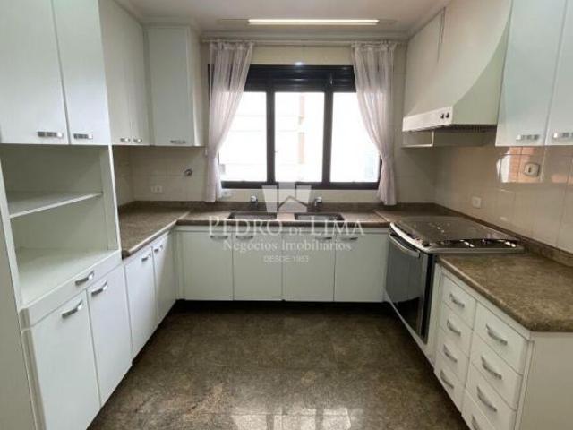 Apartamento no Tatuapé 4 suítes e 4 vagas Condomínio Saint Laurent