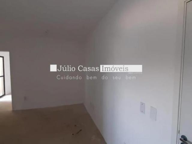 Apartamento no térreo com quintal, contendo dois acessos para o quintal e 02 dormitórios
