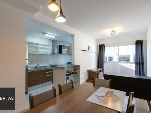 Apartamento no Urbano Menino Deus de 1 dormitório vaga e pátio