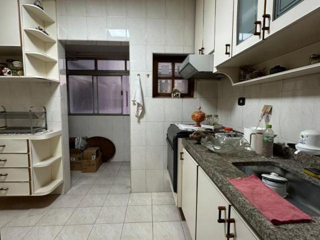 Apartamento no Vitoria Regia 1 com 3 dormitórios