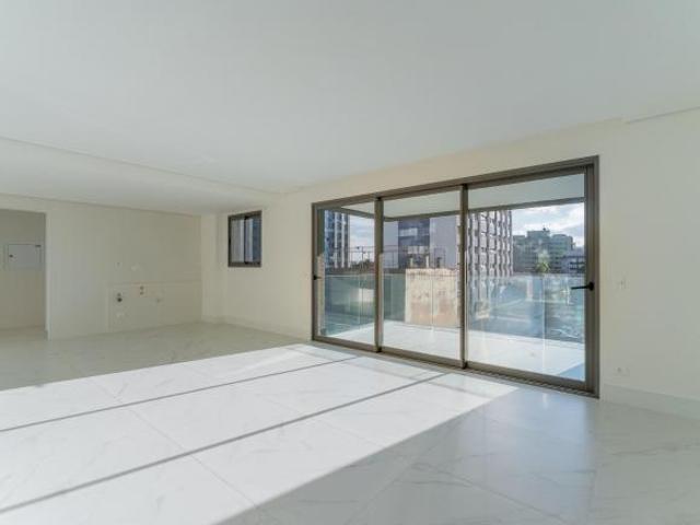 Apartamento no Vitra, 03 Suítes, 03 Vagas, Churrasqueira a Carvão, Batel, Curitiba