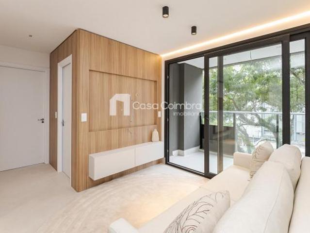 Apartamento no Água Verde com suíte e varanda com