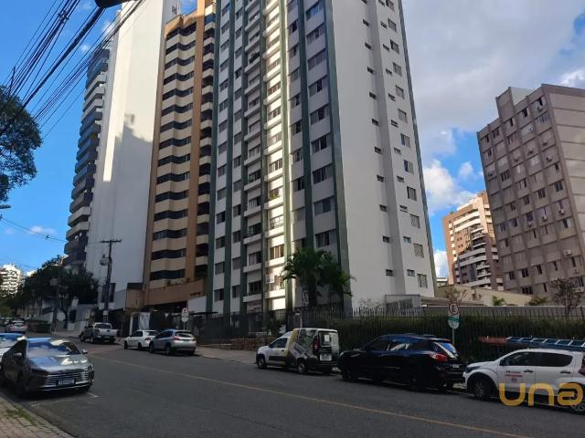 Apartamento no Água Verde de 210 m² com 3 quartos
