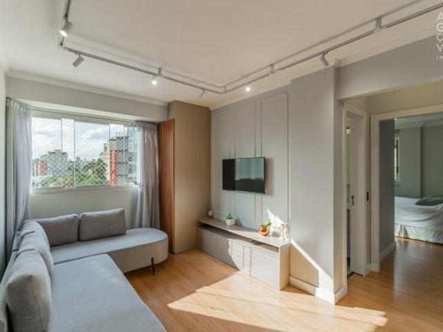 Apartamento no Afrodite, 02 Quartos, 01 Vaga, Reformado, Água Verde, Curitiba