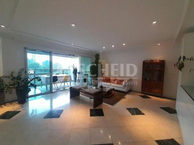 Apartamento no Alto da Boa Vista, com 168m2, com 03 quartos, sendo 02 suítes, 04 vagas