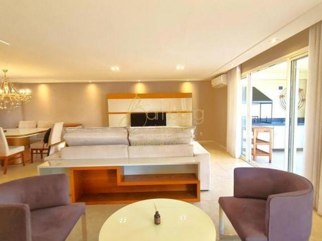 Apartamento no Alto da Boa Vista com varanda gourmet