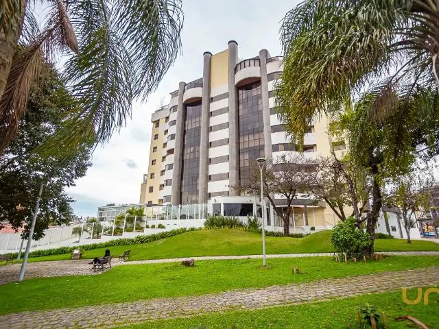 Apartamento no Alto Da Rua Xv de 168 m² com 3 quartos