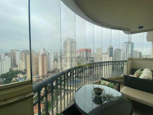 Apartamento no Alto de Santana, andar alto, face norte, com 3 suítes, varanda envidraçada e 3 vagas