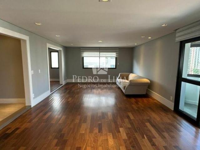 Apartamento no Anália Franco. Condomínio Bahamas, 4 quartos 2 suítes, 4 vagas, área útil 260 m²