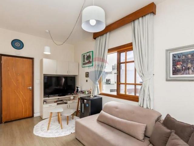 Apartamento no Arouche: 2 Quartos, Vista Incrível!