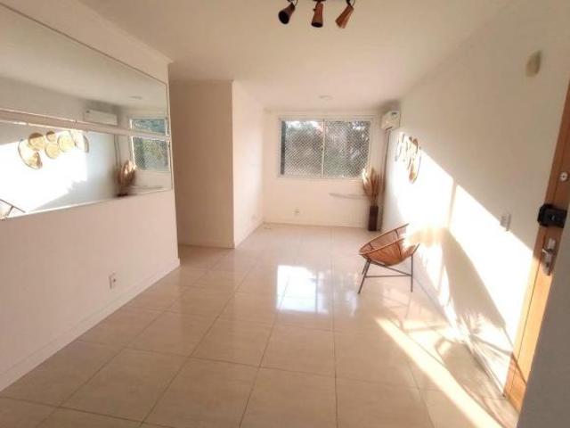 Apartamento no Arboretto de 3 dormitórios infra e vaga DESOCUPADO