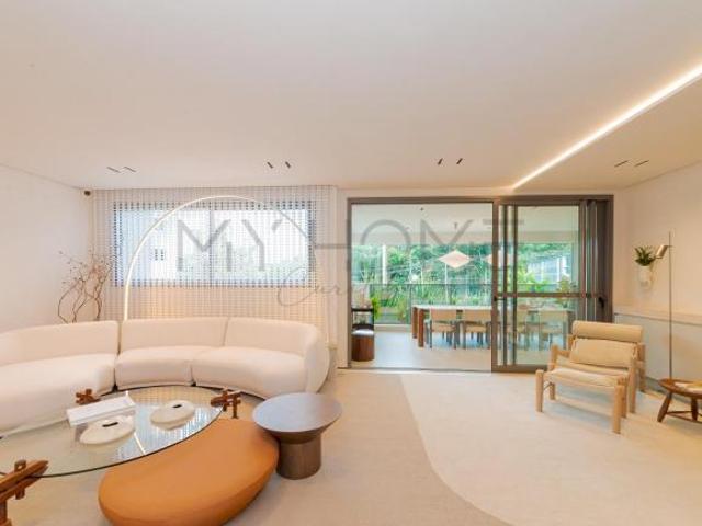 Apartamento no Átrio Plaenge