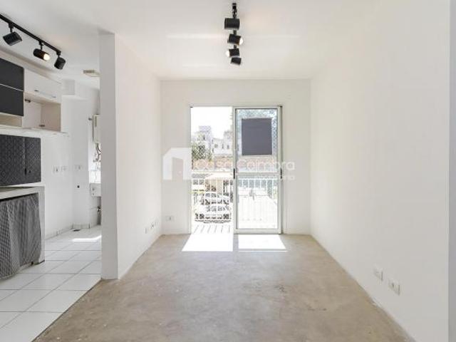 Apartamento no Bacacheri com 2 quartos e sacada pr
