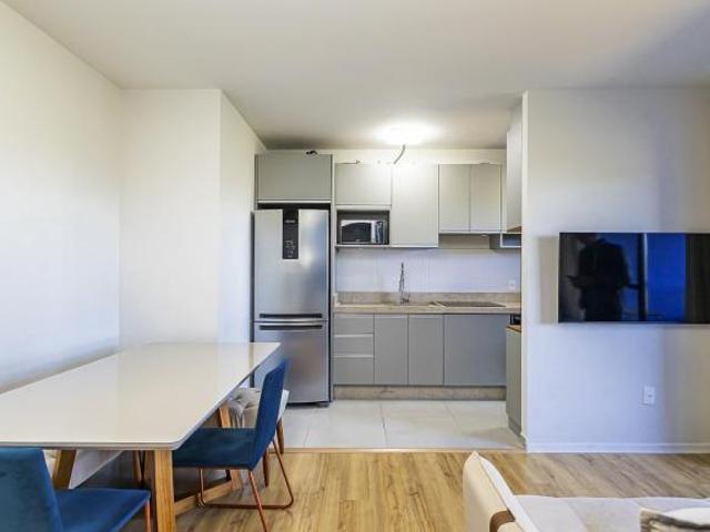 Apartamento de 2 quartos no bairro Campo Comprido