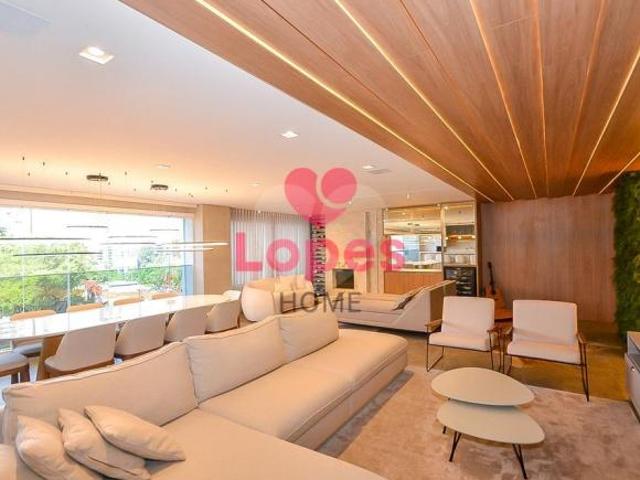 Apartamento no Bairro Campo Comprido com 260,06 m²