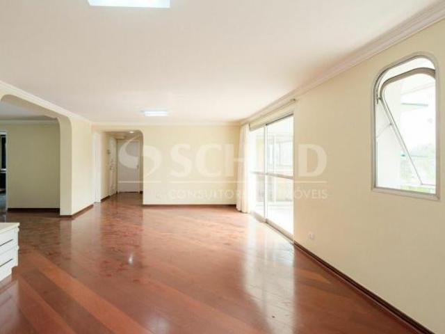 Apartamento no bairro Campo Belo, próximo ao Colégio Vértice