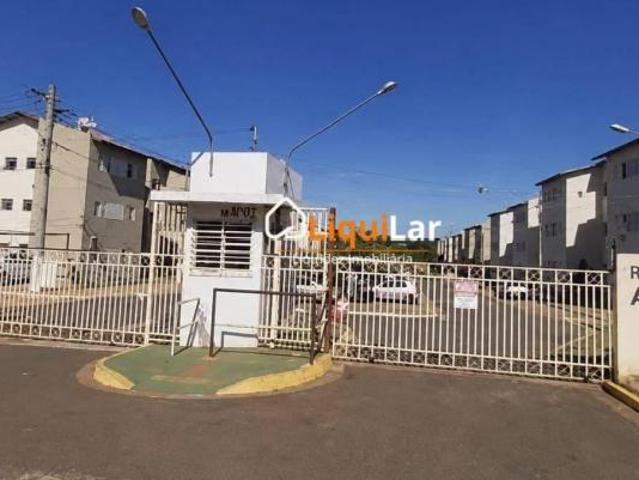Apartamento no Bairro Centenario