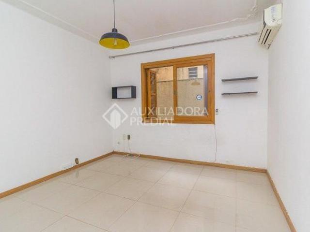 Apartamento de 2 dormitórios no Centro Histórico sala de estar, banheiro social, cozinha, área d
