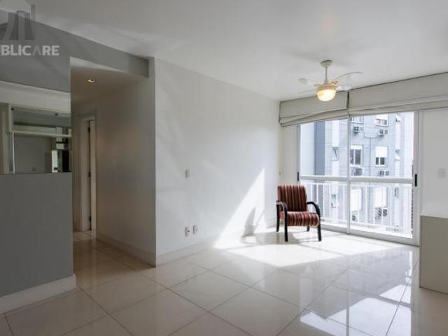 Apartamento no Bairro Cristal de 3 dormitórios,1 Suíte, Semi mobiliado com 1 vag